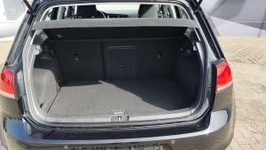 Melns Volkswagen Golf 2013 Kauņa, ar dzinēja tilpumu 1.20 L un nobraukumu 122 tūkst. km par 7450 €, foto 11 vietnē AUTOMOTO.COM.LV