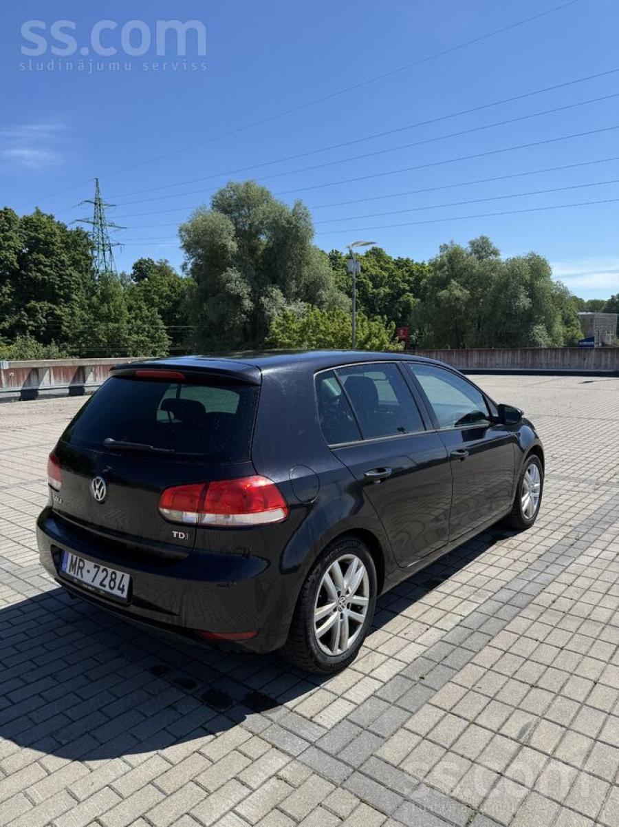 Black Volkswagen Golf 2013 in Riga, with an engine capacity of 1.60 L and mileage of 263 thousand km for 3690 €, photo 5 on AUTOMOTO.COM.LV