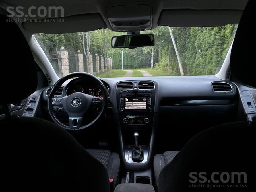 Black Volkswagen Golf 2013 in Riga, with an engine capacity of 1.60 L and mileage of 263 thousand km for 3690 €, photo 10 on AUTOMOTO.COM.LV