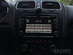 Black Volkswagen Golf 2013 in Riga, with an engine capacity of 1.60 L and mileage of 263 thousand km for 3690 €, photo 11 on AUTOMOTO.COM.LV