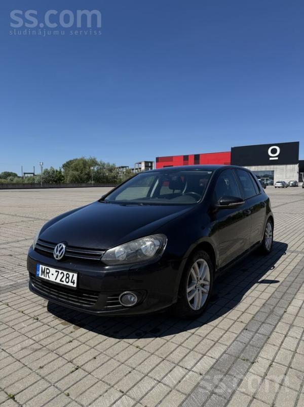 Black Volkswagen Golf 2013 in Riga, with an engine capacity of 1.60 L and mileage of 253 thousand km for 2950 €, photo 1 on AUTOMOTO.COM.LV