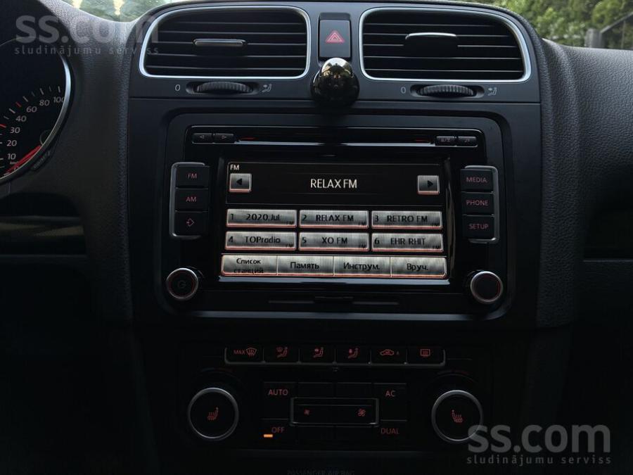 Black Volkswagen Golf 2013 in Riga, with an engine capacity of 1.60 L and mileage of 253 thousand km for 2950 €, photo 11 on AUTOMOTO.COM.LV