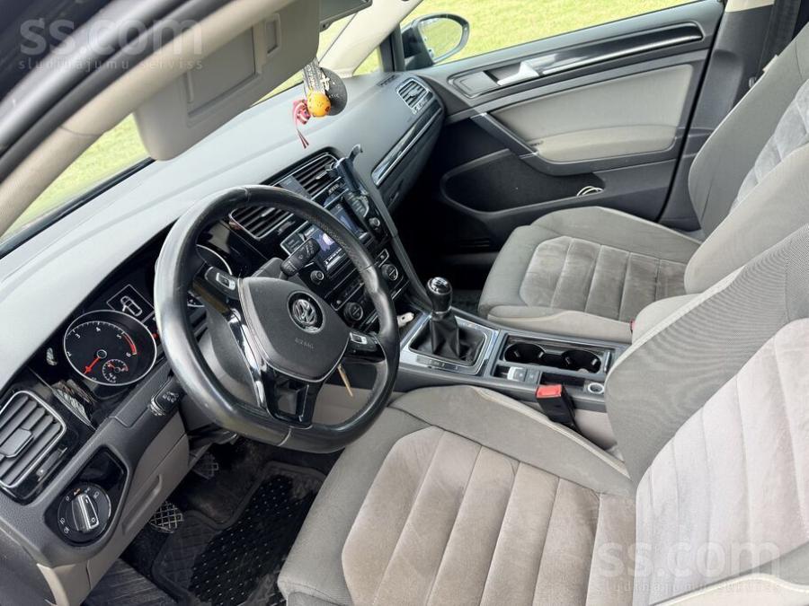 Black Volkswagen Golf 2013 in Dobele, with an engine capacity of 2.00 L and mileage of 263 thousand km for 5800 €, photo 6 on AUTOMOTO.COM.LV