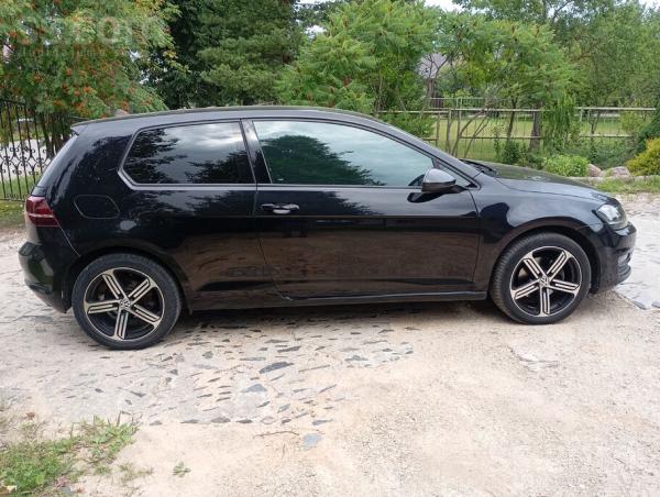 Black Volkswagen Golf 2013 in Rezekne, with an engine capacity of 2.00 L and mileage of 252 thousand km for 7100 €, photo 4 on AUTOMOTO.COM.LV