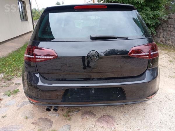 Black Volkswagen Golf 2013 in Rezekne, with an engine capacity of 2.00 L and mileage of 252 thousand km for 7100 €, photo 5 on AUTOMOTO.COM.LV