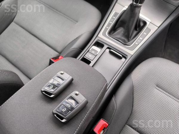 Melns Volkswagen Golf 2013 Rēzekne, ar dzinēja tilpumu 2.00 L un nobraukumu 252 tūkst. km par 7100 €, foto 6 vietnē AUTOMOTO.COM.LV