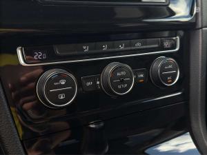 Melns Volkswagen Golf 2013 Kauņa, ar dzinēja tilpumu 1.60 L un nobraukumu 310 tūkst. km par 3999 €, foto 17 vietnē AUTOMOTO.COM.LV