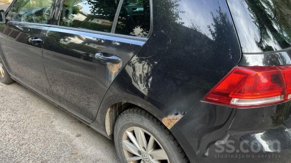 Black Volkswagen Golf 2013 in Riga, with an engine capacity of 1.40 L and mileage of 311 thousand km for 2500 €, photo 9 on AUTOMOTO.COM.LV