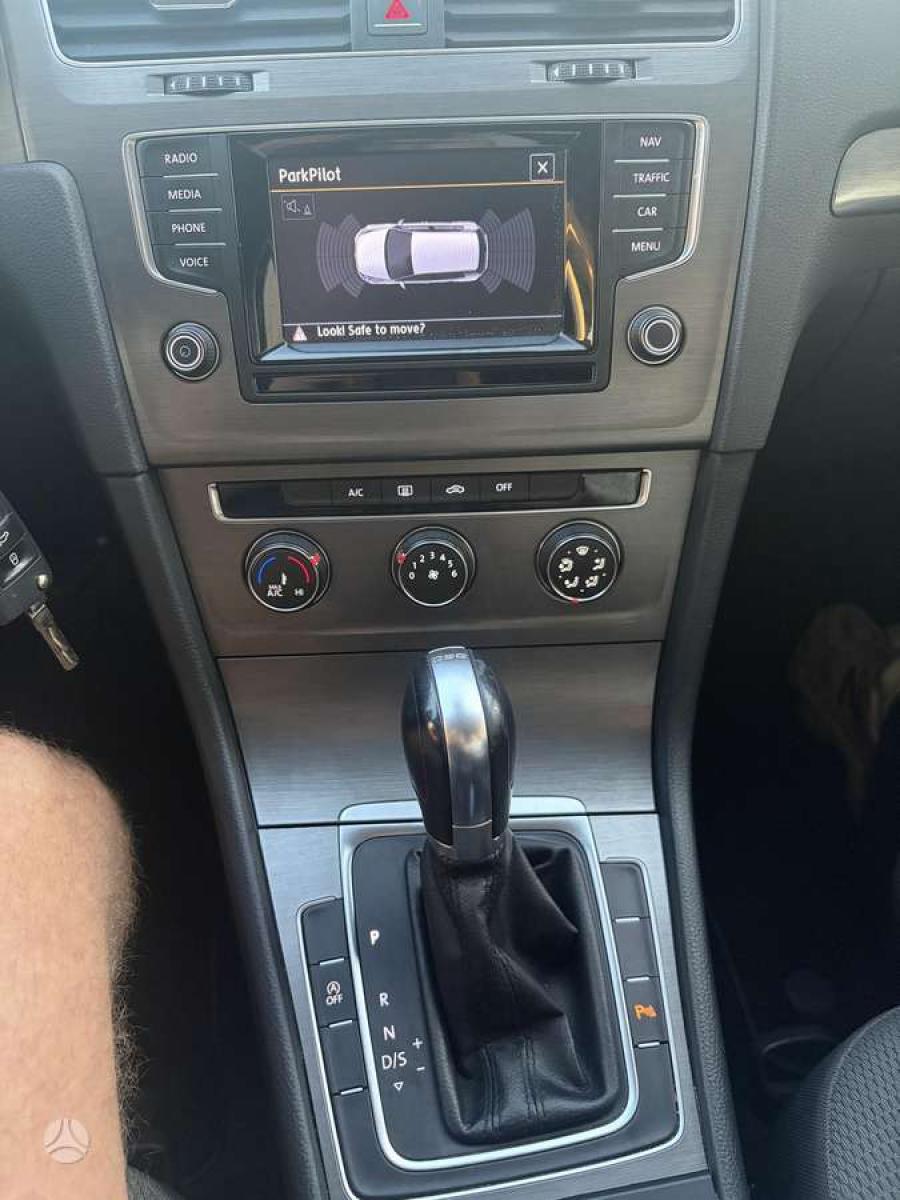 Melns Volkswagen Golf 2013 Kauņa, ar dzinēja tilpumu 1.60 L un nobraukumu 237 tūkst. km par 5400 €, foto 14 vietnē AUTOMOTO.COM.LV