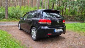 Melns Volkswagen Golf 2013 Jūrmala, ar dzinēja tilpumu 1.60 L un nobraukumu 298 tūkst. km par 4000 €, foto 7 vietnē AUTOMOTO.COM.LV