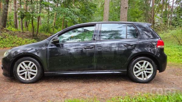 Black Volkswagen Golf 2013 in Jurmala, with an engine capacity of 1.60 L and mileage of 298 thousand km for 3500 €, photo 8 on AUTOMOTO.COM.LV