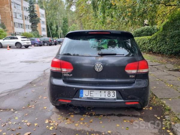 Black Volkswagen Golf 2013 in Jurmala, with an engine capacity of 1.60 L and mileage of 298 thousand km for 3500 €, photo 4 on AUTOMOTO.COM.LV