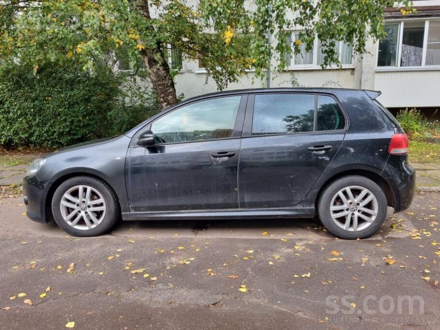 Melns Volkswagen Golf 2013 Jūrmala, ar dzinēja tilpumu 1.60 L un nobraukumu 298 tūkst. km par 3500 €, foto 5 vietnē AUTOMOTO.COM.LV