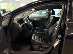 Melns Volkswagen Golf 2013 Klaipėda, ar dzinēja tilpumu 1.97 L un nobraukumu 290 tūkst. km par 9900 €, foto 18 vietnē AUTOMOTO.COM.LV