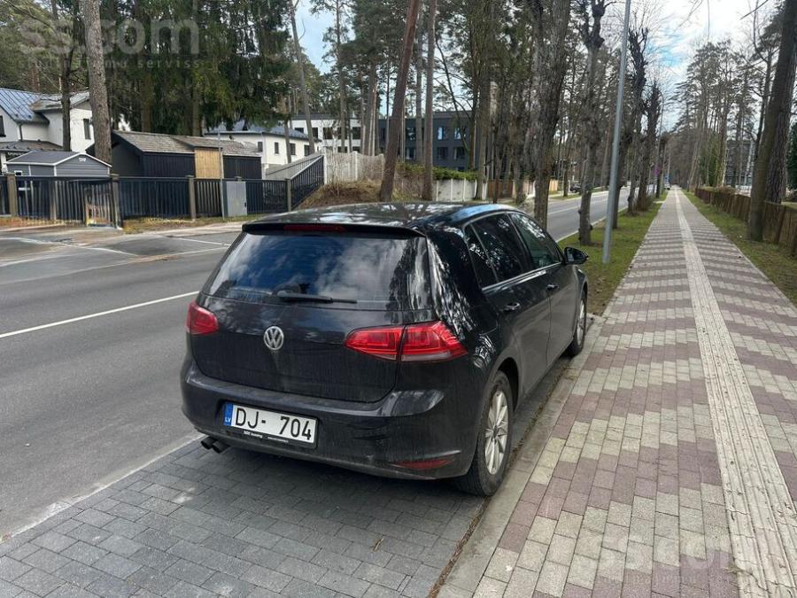 Melns Volkswagen Golf 2013 Jūrmala, ar dzinēja tilpumu 1.40 L un nobraukumu 325 tūkst. km par 3750 €, foto 4 vietnē AUTOMOTO.COM.LV