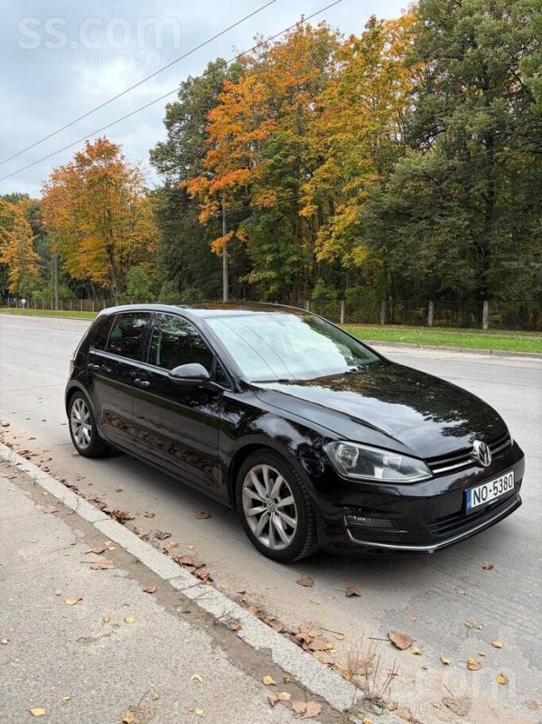 Volkswagen Golf 2013 in Riga on AUTOMOTO.COM.LV Black Volkswagen Golf 2013 in Riga, with an engine capacity of 2.00 L and mileage of 259 thousand km for 8350 €, photo 1 on AUTOMOTO.COM.LV