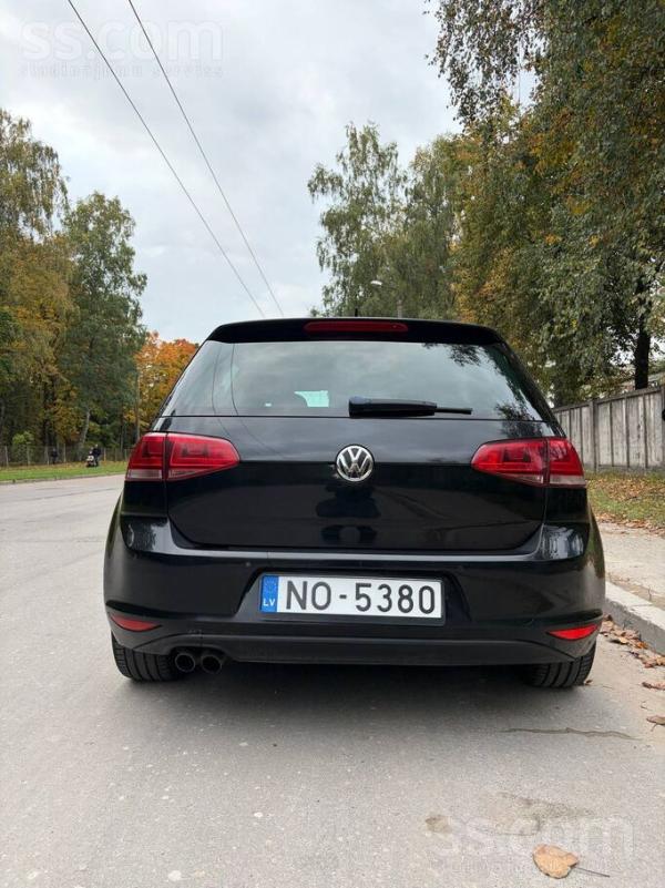 Volkswagen Golf 2013 in Riga on AUTOMOTO.COM.LV Black Volkswagen Golf 2013 in Riga, with an engine capacity of 2.00 L and mileage of 259 thousand km for 8350 €, photo 3 on AUTOMOTO.COM.LV