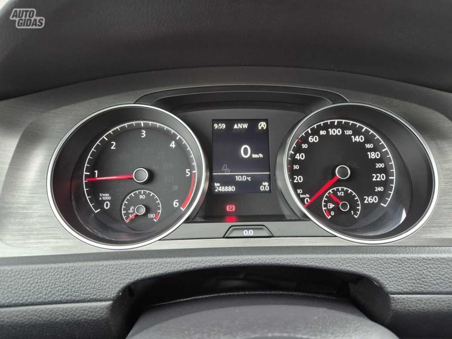 Black Volkswagen Golf 2013 in Kaunas, with an engine capacity of 1.60 L and mileage of 250 thousand km for 5850 €, photo 8 on AUTOMOTO.COM.LV