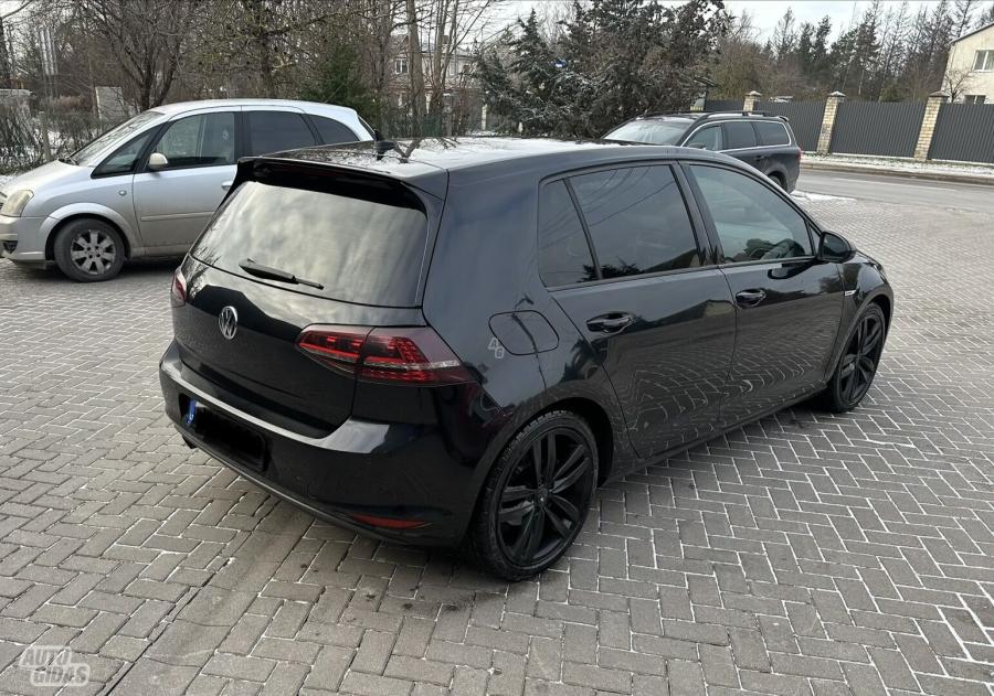 Black Volkswagen Golf 2014 in Vilnius, with an engine capacity of 1.60 L and mileage of 272 thousand km for 7250 €, photo 6 on AUTOMOTO.COM.LV