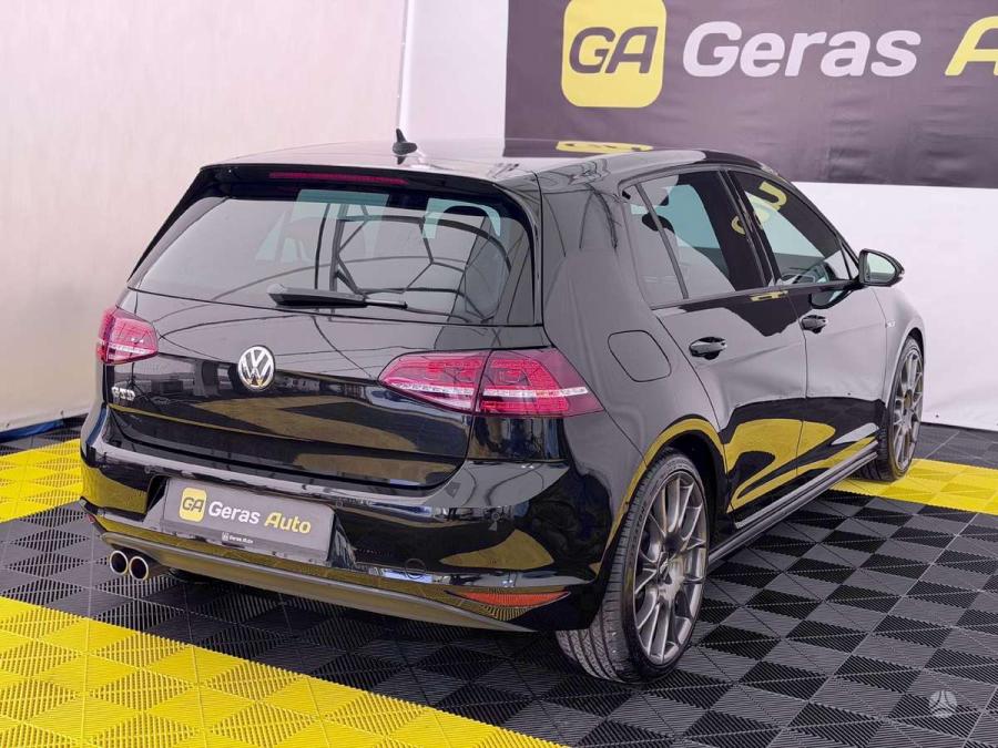 Melns Volkswagen Golf 2014 Viļņa, ar dzinēja tilpumu 1.97 L un nobraukumu 185 tūkst. km par 10990 €, foto 4 vietnē AUTOMOTO.COM.LV