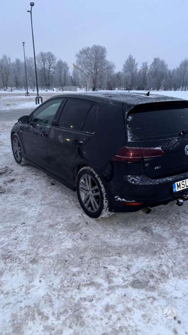 Melns Volkswagen Golf 2014 Panevēža, ar dzinēja tilpumu 1.60 L un nobraukumu 260 tūkst. km par 7000 €, foto 6 vietnē AUTOMOTO.COM.LV