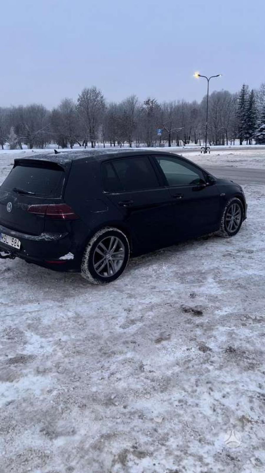 Black Volkswagen Golf 2014 in Panevezys, with an engine capacity of 1.60 L and mileage of 260 thousand km for 7000 €, photo 8 on AUTOMOTO.COM.LV