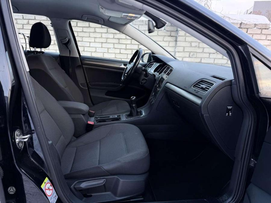 Black Volkswagen Golf 2014 in Kaunas, with an engine capacity of 1.60 L and mileage of 229 thousand km for 5500 €, photo 15 on AUTOMOTO.COM.LV