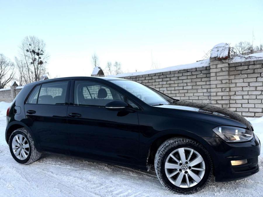 Black Volkswagen Golf 2014 in Kaunas, with an engine capacity of 1.60 L and mileage of 229 thousand km for 5500 €, photo 20 on AUTOMOTO.COM.LV