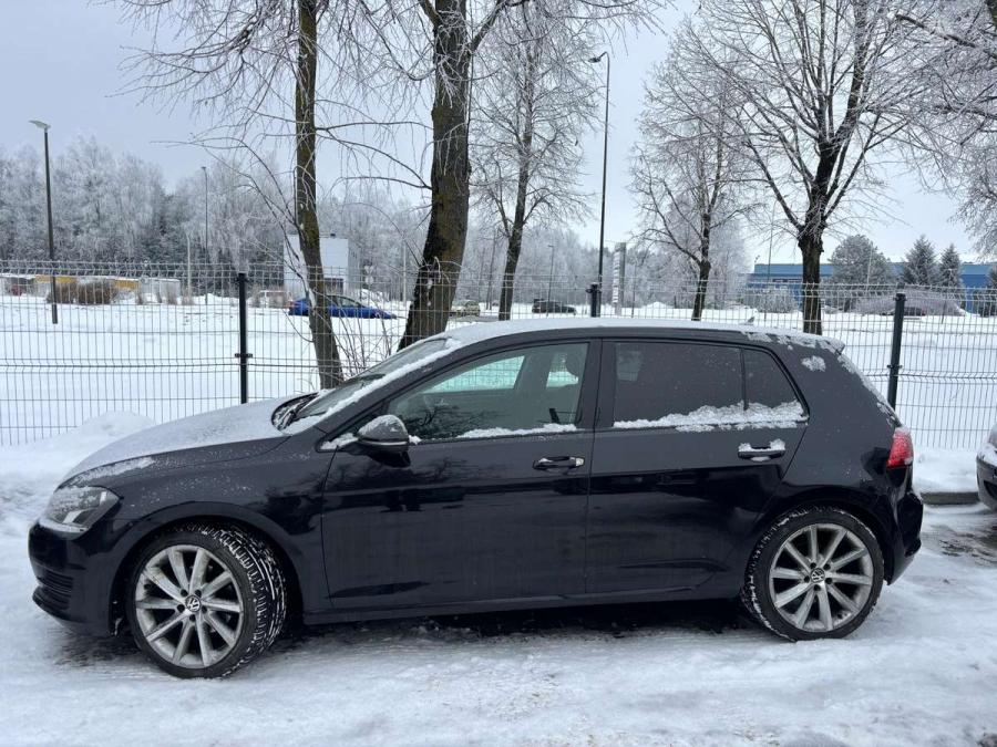 Black Volkswagen Golf 2014 in Kaunas, with an engine capacity of 1.97 L and mileage of 280 thousand km for 5950 €, photo 2 on AUTOMOTO.COM.LV