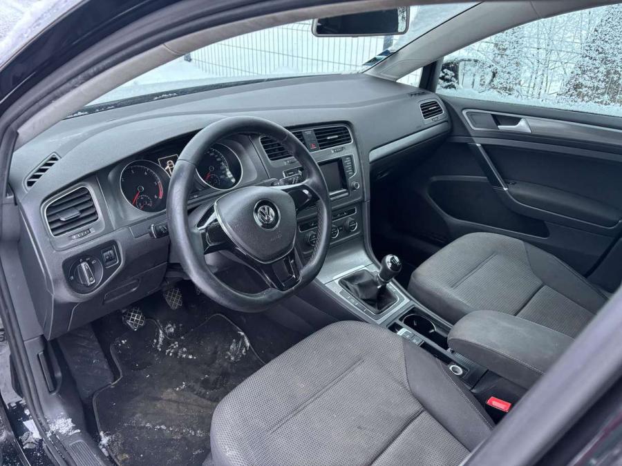 Black Volkswagen Golf 2014 in Kaunas, with an engine capacity of 1.97 L and mileage of 280 thousand km for 5950 €, photo 5 on AUTOMOTO.COM.LV