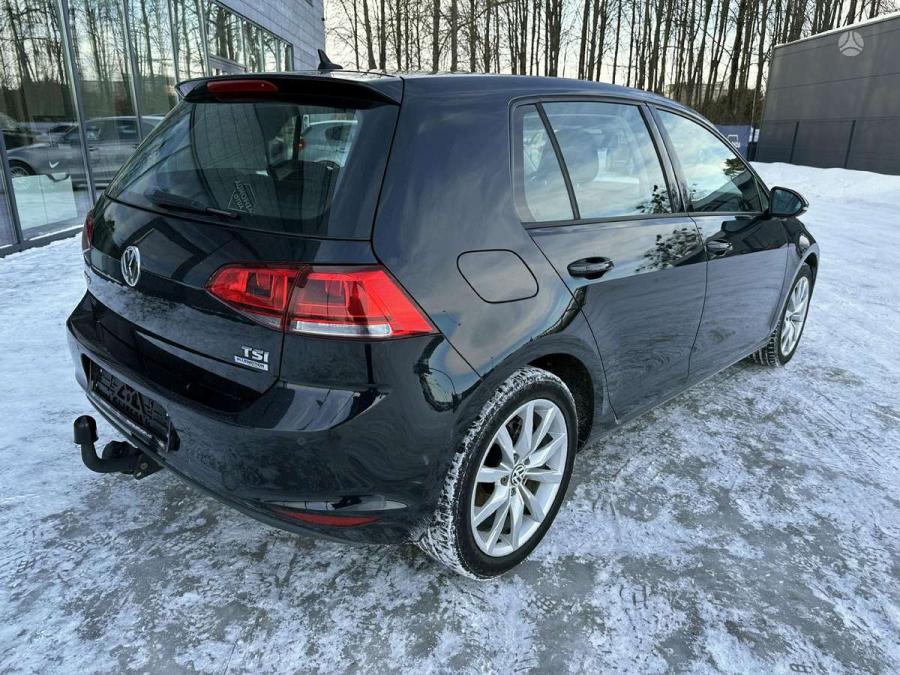 Black Volkswagen Golf 2014 in Kaunas, with an engine capacity of 1.20 L and mileage of 291 thousand km for 5500 €, photo 3 on AUTOMOTO.COM.LV