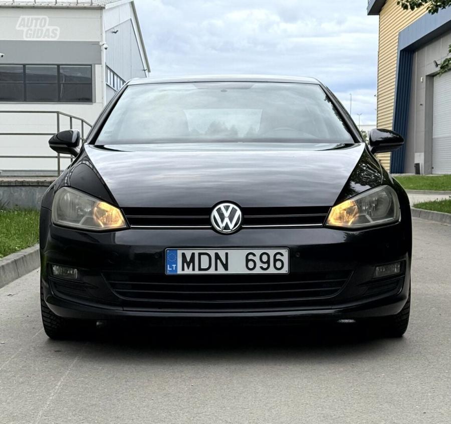 Black Volkswagen Golf 2014 in Kaunas, with an engine capacity of 1.60 L and mileage of 320 thousand km for 4650 €, photo 3 on AUTOMOTO.COM.LV