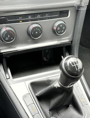 Black Volkswagen Golf 2014 in Kaunas, with an engine capacity of 1.60 L and mileage of 320 thousand km for 4650 €, photo 8 on AUTOMOTO.COM.LV