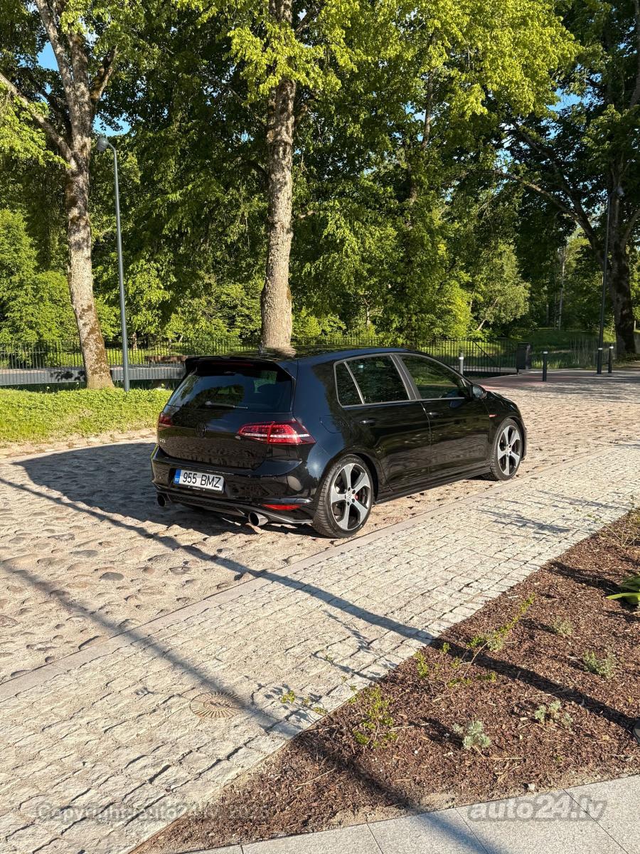 Melns Volkswagen Golf 2014 Pērnava, ar dzinēja tilpumu 2.00 L un nobraukumu 168 tūkst. km par 12900 €, foto 4 vietnē AUTOMOTO.COM.LV