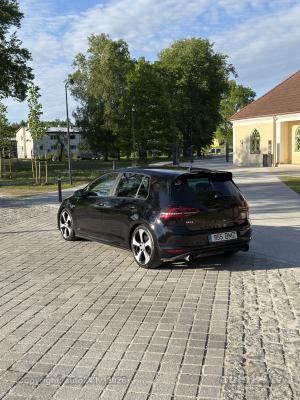 Melns Volkswagen Golf 2014 Pērnava, ar dzinēja tilpumu 2.00 L un nobraukumu 168 tūkst. km par 12900 €, foto 5 vietnē AUTOMOTO.COM.LV