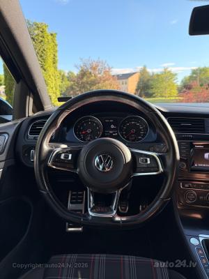 Melns Volkswagen Golf 2014 Pērnava, ar dzinēja tilpumu 2.00 L un nobraukumu 168 tūkst. km par 12900 €, foto 12 vietnē AUTOMOTO.COM.LV