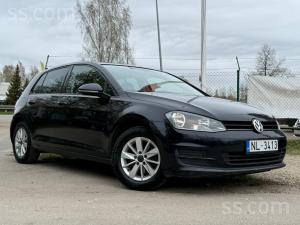 Black Volkswagen Golf 2014 in Riga, with an engine capacity of 1.60 L and mileage of 332 thousand km for 4500 €, photo 3 on AUTOMOTO.COM.LV