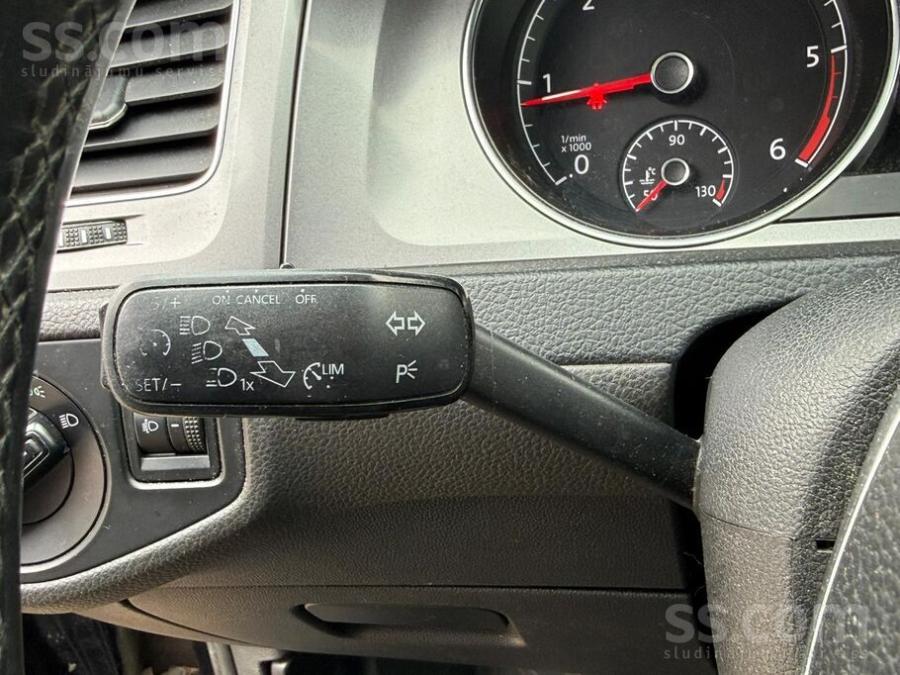 Black Volkswagen Golf 2014 in Riga, with an engine capacity of 1.60 L and mileage of 332 thousand km for 4500 €, photo 8 on AUTOMOTO.COM.LV