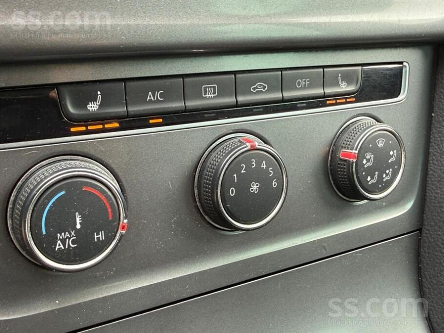 Black Volkswagen Golf 2014 in Riga, with an engine capacity of 1.60 L and mileage of 332 thousand km for 4500 €, photo 10 on AUTOMOTO.COM.LV