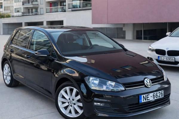 Melns Volkswagen Golf 2014 Rīga, ar dzinēja tilpumu 1.60 L un nobraukumu 217 tūkst. km par 4990 €, foto 1 vietnē AUTOMOTO.COM.LV