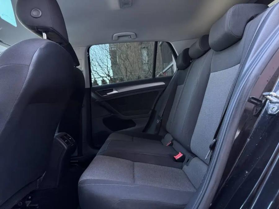 Melns Volkswagen Golf 2014 Rīga, ar dzinēja tilpumu 1.60 L un nobraukumu 217 tūkst. km par 4990 €, foto 7 vietnē AUTOMOTO.COM.LV