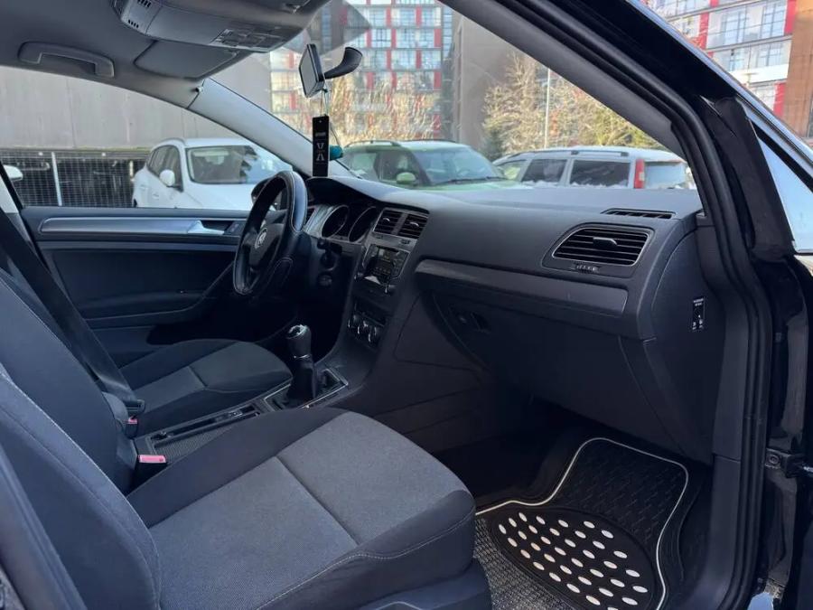 Melns Volkswagen Golf 2014 Rīga, ar dzinēja tilpumu 1.60 L un nobraukumu 217 tūkst. km par 4990 €, foto 8 vietnē AUTOMOTO.COM.LV