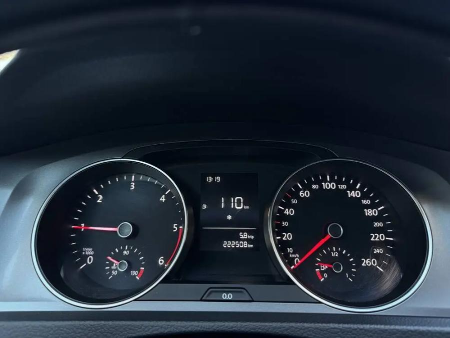 Melns Volkswagen Golf 2014 Rīga, ar dzinēja tilpumu 1.60 L un nobraukumu 217 tūkst. km par 4990 €, foto 16 vietnē AUTOMOTO.COM.LV