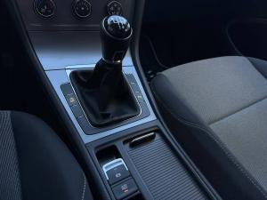 Melns Volkswagen Golf 2014 Rīga, ar dzinēja tilpumu 1.60 L un nobraukumu 217 tūkst. km par 4990 €, foto 19 vietnē AUTOMOTO.COM.LV