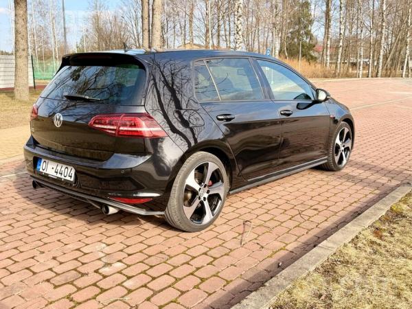 Black Volkswagen Golf 2014 in Riga, with an engine capacity of 2.00 L and mileage of 189 thousand km for 14250 €, photo 4 on AUTOMOTO.COM.LV