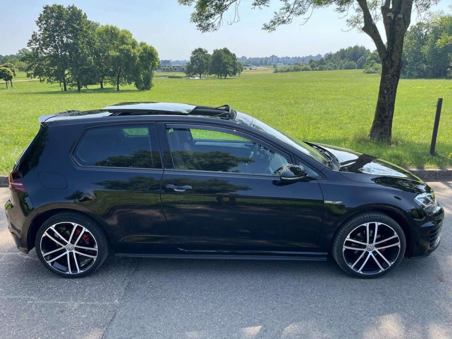 Melns Volkswagen Golf 2014 Kauņa, ar dzinēja tilpumu 1.60 L un nobraukumu 304 tūkst. km par 6500 €, foto 4 vietnē AUTOMOTO.COM.LV