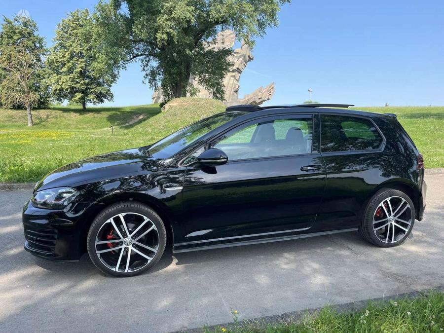 Melns Volkswagen Golf 2014 Kauņa, ar dzinēja tilpumu 1.60 L un nobraukumu 304 tūkst. km par 6500 €, foto 5 vietnē AUTOMOTO.COM.LV