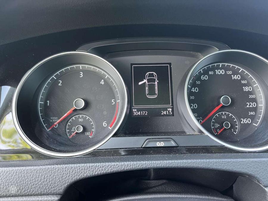 Melns Volkswagen Golf 2014 Kauņa, ar dzinēja tilpumu 1.60 L un nobraukumu 304 tūkst. km par 6500 €, foto 13 vietnē AUTOMOTO.COM.LV