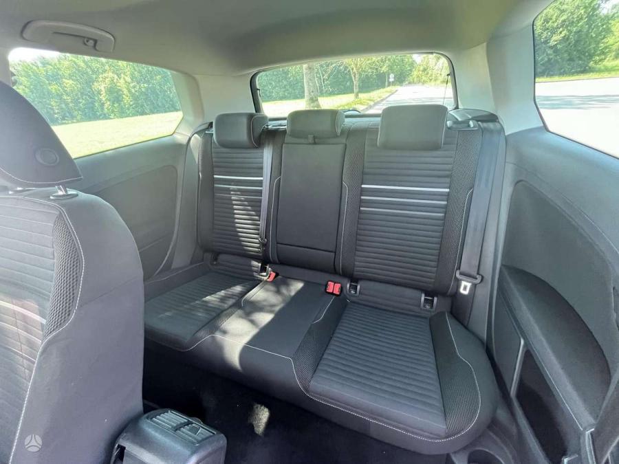 Melns Volkswagen Golf 2014 Kauņa, ar dzinēja tilpumu 1.60 L un nobraukumu 304 tūkst. km par 6500 €, foto 15 vietnē AUTOMOTO.COM.LV