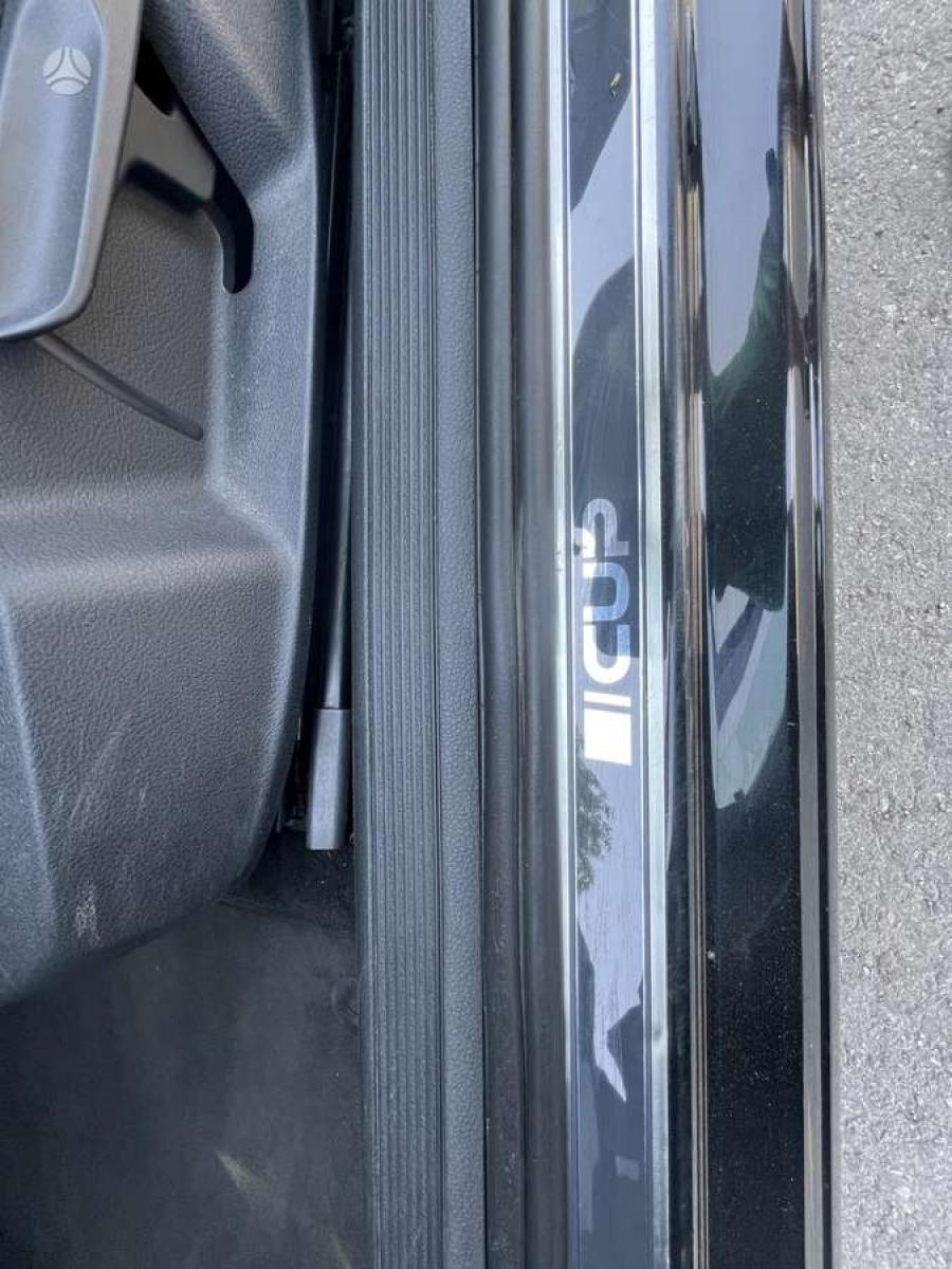Melns Volkswagen Golf 2014 Kauņa, ar dzinēja tilpumu 1.60 L un nobraukumu 304 tūkst. km par 6500 €, foto 17 vietnē AUTOMOTO.COM.LV
